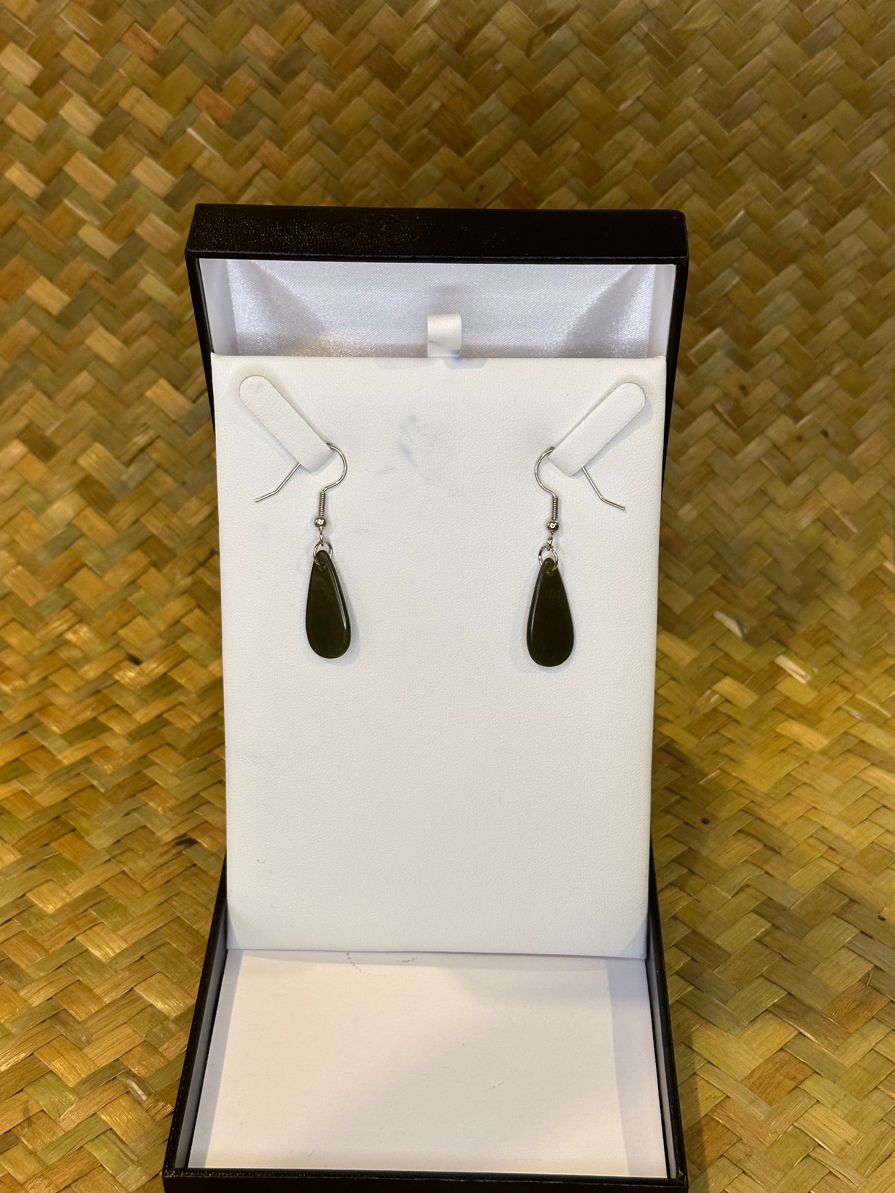 Roimata Pounamu Earrings – Māori by Design